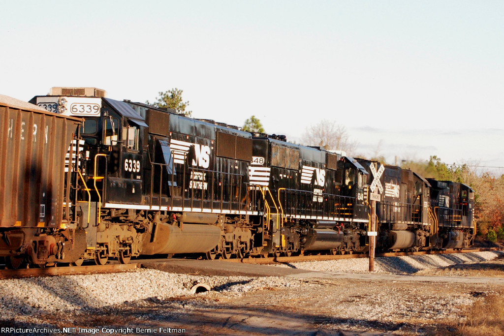 Norfolk Southern SD40E rebuilds #6339 & 6348 trail SD70 #2539 and C40-9W #9884 with Florida ...
